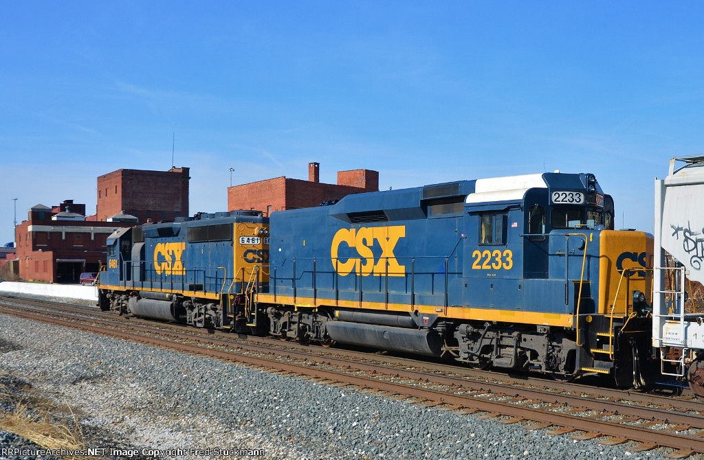 CSX 2233 adds what she can to the move.